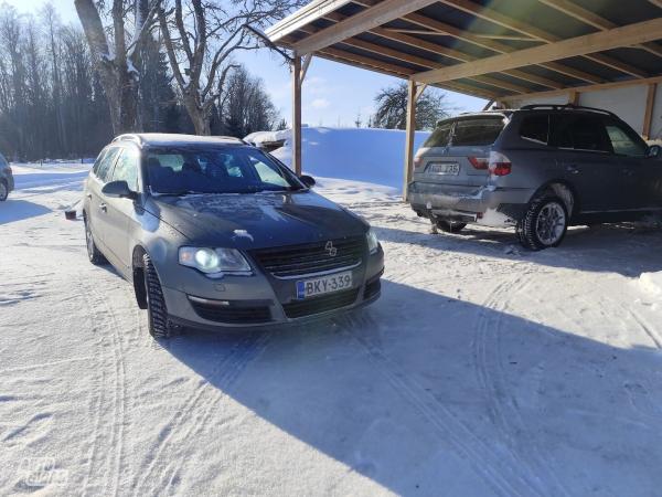 Green Volkswagen Passat 2008 in Mazeikiai, with an engine capacity of 1.90 L and mileage of 394 thousand km for 1350 €, photo 3 on AUTOMOTO.COM.LV
