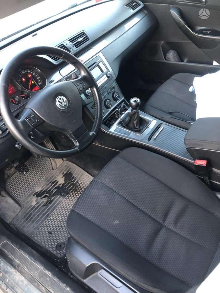 Zaļš Volkswagen Passat 2008 Klaipėda, ar dzinēja tilpumu 1.90 L un nobraukumu 401 tūkst. km par 1500 €, foto 7 vietnē AUTOMOTO.COM.LV