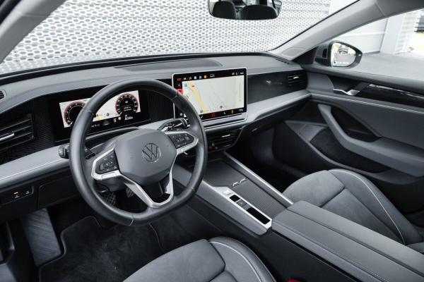 Green Volkswagen Passat 2024 in Marupe, with an engine capacity of 1.50 L and mileage of 61 thousand km for 29900 €, photo 10 on AUTOMOTO.COM.LV