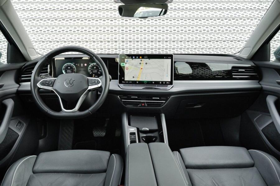 Zaļš Volkswagen Passat 2024 Mārupe, ar dzinēja tilpumu 1.50 L un nobraukumu 40 tūkst. km par 29900 €, foto 7 vietnē AUTOMOTO.COM.LV