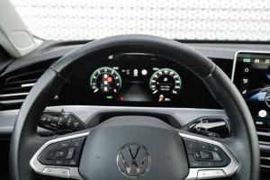 Zaļš Volkswagen Passat 2024 Mārupe, ar dzinēja tilpumu 1.50 L un nobraukumu 40 tūkst. km par 29900 €, foto 19 vietnē AUTOMOTO.COM.LV