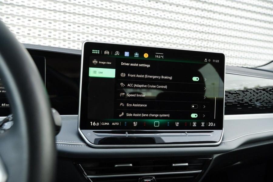 Zaļš Volkswagen Passat 2024 Mārupe, ar dzinēja tilpumu 1.50 L un nobraukumu 40 tūkst. km par 29900 €, foto 23 vietnē AUTOMOTO.COM.LV