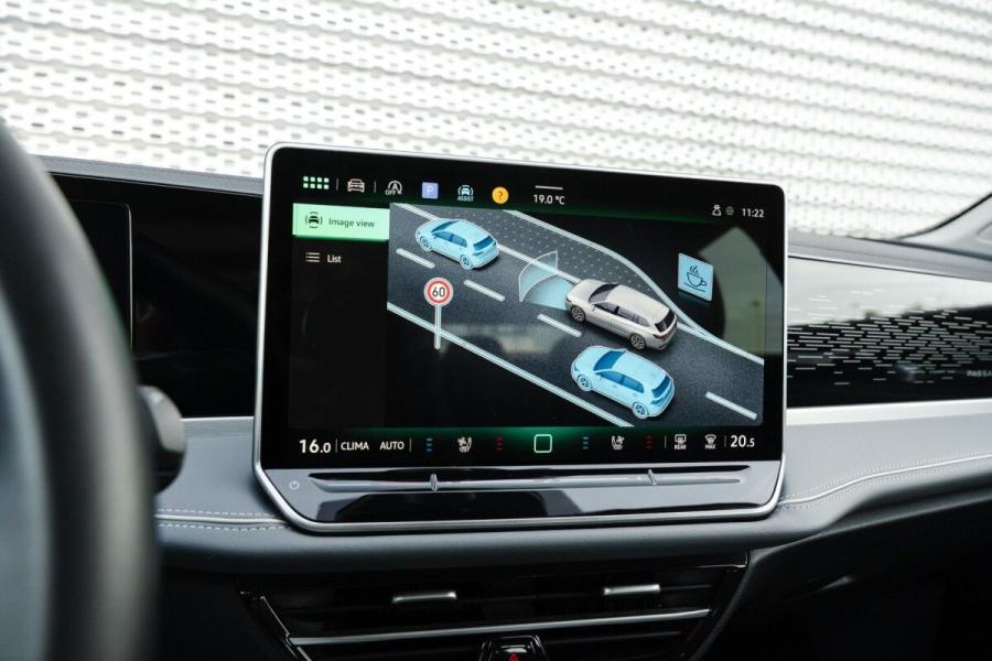 Zaļš Volkswagen Passat 2024 Mārupe, ar dzinēja tilpumu 1.50 L un nobraukumu 40 tūkst. km par 29900 €, foto 24 vietnē AUTOMOTO.COM.LV