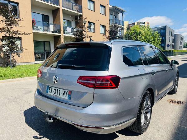 Grey Volkswagen Passat 2019 in Kaunas, with an engine capacity of 2.00 L and mileage of 238 thousand km for 11750 €, photo 4 on AUTOMOTO.COM.LV