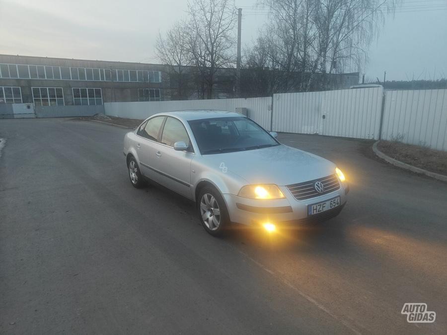 Grey Volkswagen Passat 2003 in Jonava, with an engine capacity of 1.90 L and mileage of 415 thousand km for 1250 €, photo 1 on AUTOMOTO.COM.LV