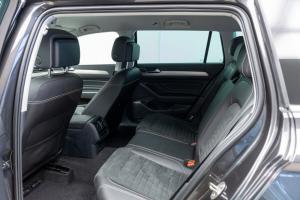 Pelēks Volkswagen Passat 2022 Jehvi, ar dzinēja tilpumu 2.00 L un nobraukumu 160 tūkst. km par 21700 €, foto 14 vietnē AUTOMOTO.COM.LV