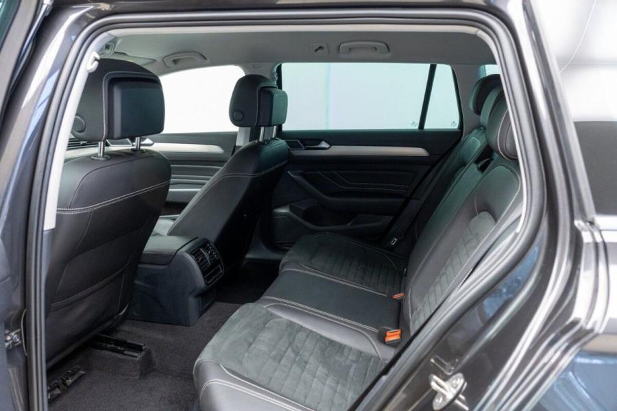 Pelēks Volkswagen Passat 2022 Jehvi, ar dzinēja tilpumu 2.00 L un nobraukumu 160 tūkst. km par 21700 €, foto 14 vietnē AUTOMOTO.COM.LV