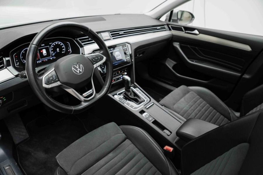 Grey Volkswagen Passat 2023 in Peetri, with an engine capacity of 2.00 L and mileage of 143 thousand km for 24900 €, photo 10 on AUTOMOTO.COM.LV