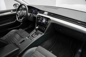 Grey Volkswagen Passat 2023 in Peetri, with an engine capacity of 2.00 L and mileage of 143 thousand km for 24900 €, photo 11 on AUTOMOTO.COM.LV