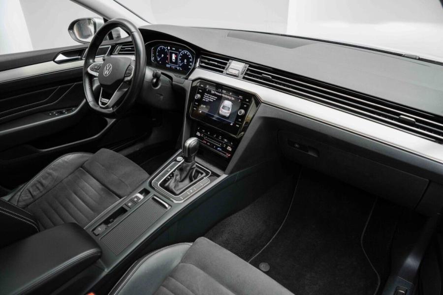 Grey Volkswagen Passat 2023 in Peetri, with an engine capacity of 2.00 L and mileage of 143 thousand km for 24900 €, photo 11 on AUTOMOTO.COM.LV