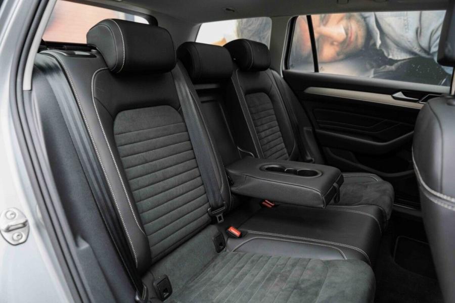 Grey Volkswagen Passat 2023 in Peetri, with an engine capacity of 2.00 L and mileage of 143 thousand km for 24900 €, photo 12 on AUTOMOTO.COM.LV