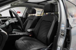 Grey Volkswagen Passat 2023 in Peetri, with an engine capacity of 2.00 L and mileage of 143 thousand km for 24900 €, photo 13 on AUTOMOTO.COM.LV