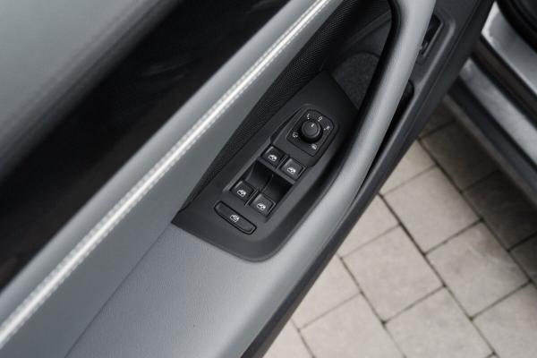 Pelēks Volkswagen Passat 2024 Mārupe, ar dzinēja tilpumu 1.50 L un nobraukumu 60 tūkst. km par 29900 €, foto 8 vietnē AUTOMOTO.COM.LV