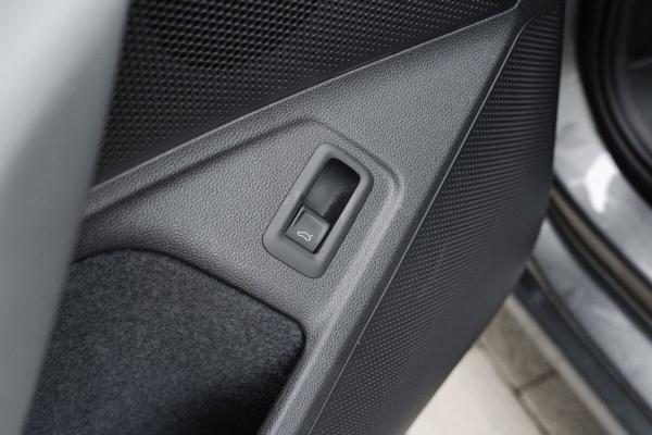 Pelēks Volkswagen Passat 2024 Mārupe, ar dzinēja tilpumu 1.50 L un nobraukumu 60 tūkst. km par 29900 €, foto 9 vietnē AUTOMOTO.COM.LV