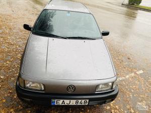 Grey Volkswagen Passat 1989 in Alytus, with an engine capacity of 1.80 L and mileage of 105 thousand km for 2600 €, photo  on AUTOMOTO.COM.LV