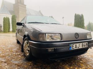 Pelēks Volkswagen Passat 1989 Alīta, ar dzinēja tilpumu 1.80 L un nobraukumu 105 tūkst. km par 2600 €, foto 4 vietnē AUTOMOTO.COM.LV