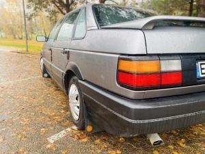 Pelēks Volkswagen Passat 1989 Alīta, ar dzinēja tilpumu 1.80 L un nobraukumu 105 tūkst. km par 2600 €, foto 5 vietnē AUTOMOTO.COM.LV