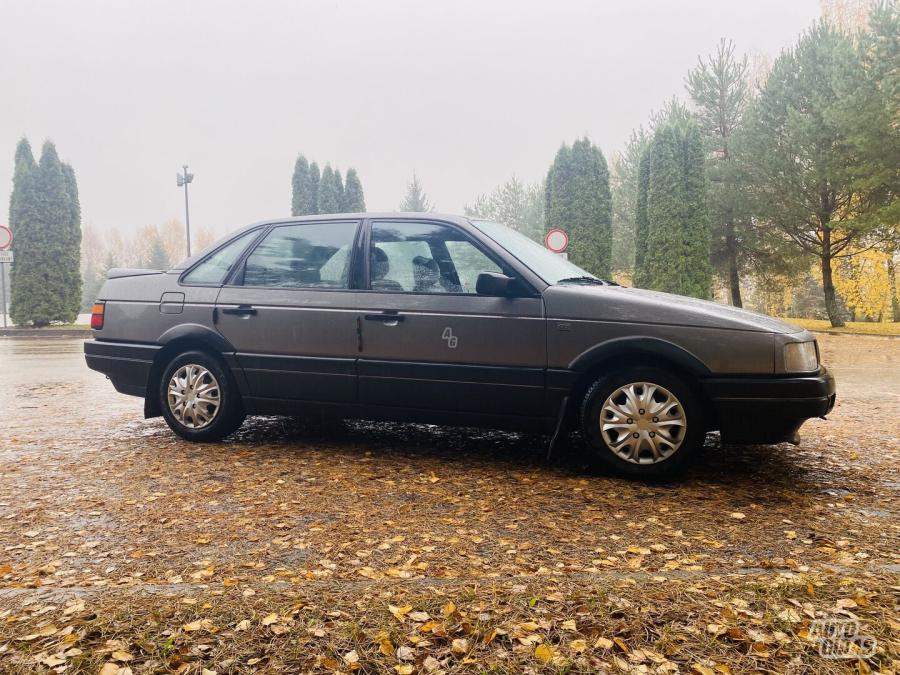 Pelēks Volkswagen Passat 1989 Alīta, ar dzinēja tilpumu 1.80 L un nobraukumu 105 tūkst. km par 2600 €, foto 7 vietnē AUTOMOTO.COM.LV