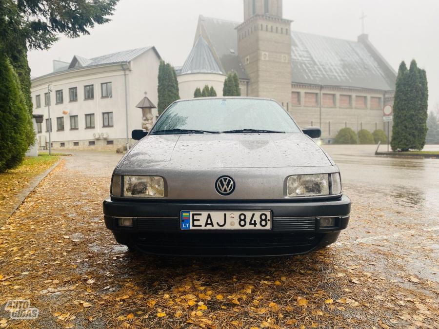 Pelēks Volkswagen Passat 1989 Alīta, ar dzinēja tilpumu 1.80 L un nobraukumu 105 tūkst. km par 2600 €, foto 8 vietnē AUTOMOTO.COM.LV