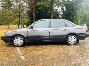 Pelēks Volkswagen Passat 1989 Alīta, ar dzinēja tilpumu 1.80 L un nobraukumu 105 tūkst. km par 2600 €, foto 9 vietnē AUTOMOTO.COM.LV