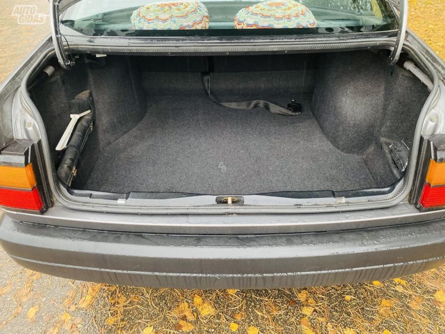 Pelēks Volkswagen Passat 1989 Alīta, ar dzinēja tilpumu 1.80 L un nobraukumu 105 tūkst. km par 2600 €, foto 11 vietnē AUTOMOTO.COM.LV