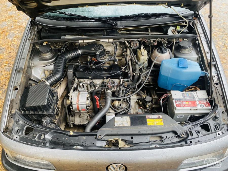 Pelēks Volkswagen Passat 1989 Alīta, ar dzinēja tilpumu 1.80 L un nobraukumu 105 tūkst. km par 2600 €, foto 12 vietnē AUTOMOTO.COM.LV