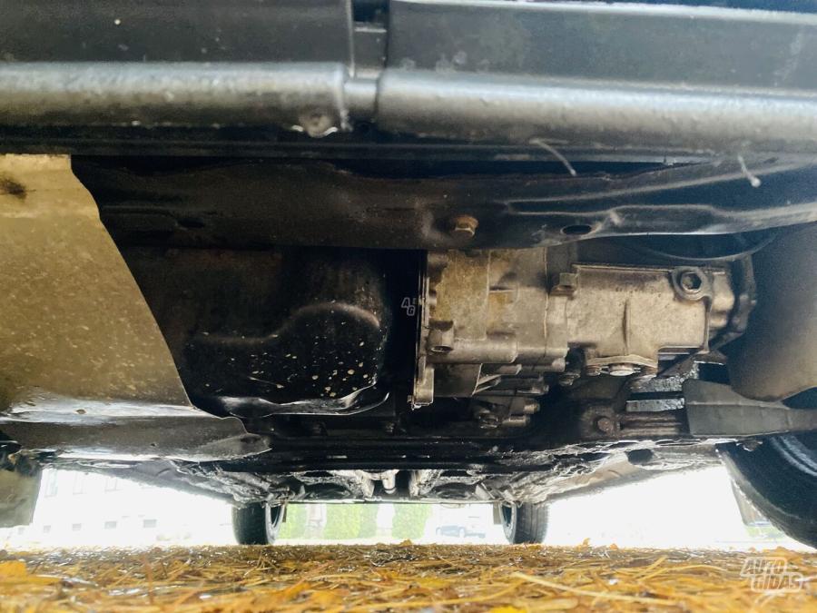 Pelēks Volkswagen Passat 1989 Alīta, ar dzinēja tilpumu 1.80 L un nobraukumu 105 tūkst. km par 2600 €, foto 15 vietnē AUTOMOTO.COM.LV