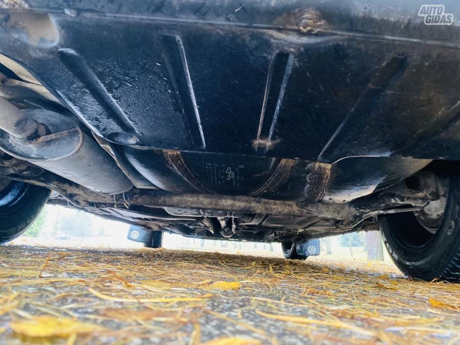 Pelēks Volkswagen Passat 1989 Alīta, ar dzinēja tilpumu 1.80 L un nobraukumu 105 tūkst. km par 2600 €, foto 16 vietnē AUTOMOTO.COM.LV
