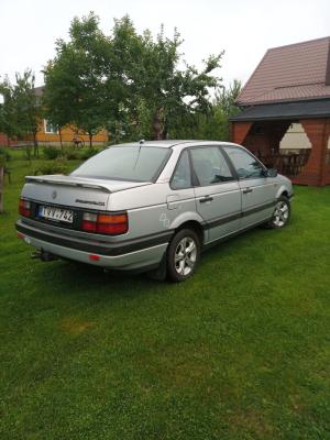 Grey Volkswagen Passat 1992 in Vilnius, with an engine capacity of 2.00 L and mileage of 273 thousand km for 1500 €, photo  on AUTOMOTO.COM.LV