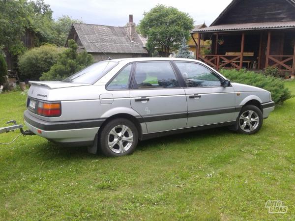 Pelēks Volkswagen Passat 1992 Viļņa, ar dzinēja tilpumu 2.00 L un nobraukumu 273 tūkst. km par 1500 €, foto 3 vietnē AUTOMOTO.COM.LV
