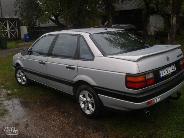 Pelēks Volkswagen Passat 1992 Viļņa, ar dzinēja tilpumu 2.00 L un nobraukumu 273 tūkst. km par 1500 €, foto 5 vietnē AUTOMOTO.COM.LV