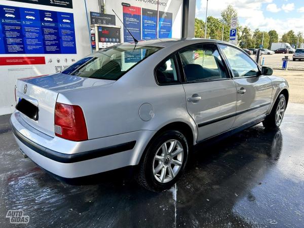 Pelēks Volkswagen Passat 1996 Viļņa, ar dzinēja tilpumu 1.60 L un nobraukumu 274 tūkst. km par 999 €, foto 2 vietnē AUTOMOTO.COM.LV
