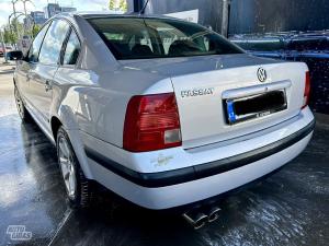Pelēks Volkswagen Passat 1996 Viļņa, ar dzinēja tilpumu 1.60 L un nobraukumu 274 tūkst. km par 999 €, foto 4 vietnē AUTOMOTO.COM.LV