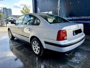 Pelēks Volkswagen Passat 1996 Viļņa, ar dzinēja tilpumu 1.60 L un nobraukumu 274 tūkst. km par 999 €, foto 5 vietnē AUTOMOTO.COM.LV