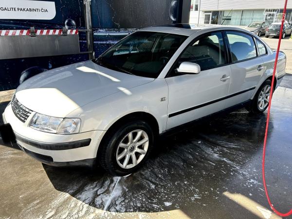 Pelēks Volkswagen Passat 1996 Viļņa, ar dzinēja tilpumu 1.60 L un nobraukumu 274 tūkst. km par 999 €, foto 5 vietnē AUTOMOTO.COM.LV