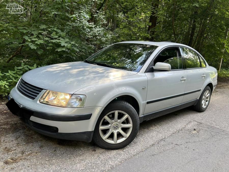 Pelēks Volkswagen Passat 1996 Viļņa, ar dzinēja tilpumu 1.60 L un nobraukumu 274 tūkst. km par 999 €, foto 15 vietnē AUTOMOTO.COM.LV