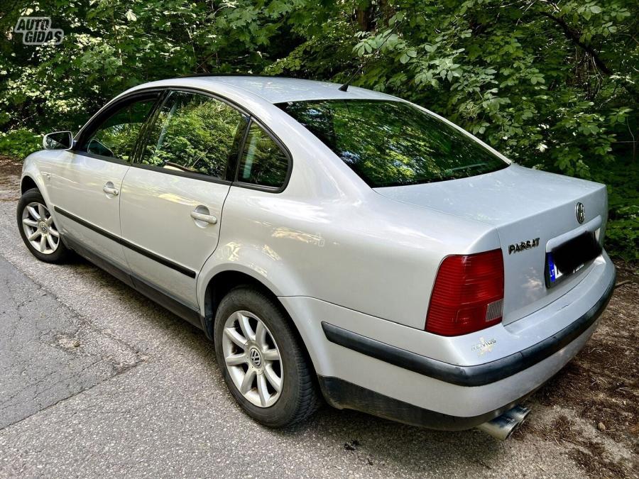 Pelēks Volkswagen Passat 1996 Viļņa, ar dzinēja tilpumu 1.60 L un nobraukumu 274 tūkst. km par 999 €, foto 19 vietnē AUTOMOTO.COM.LV