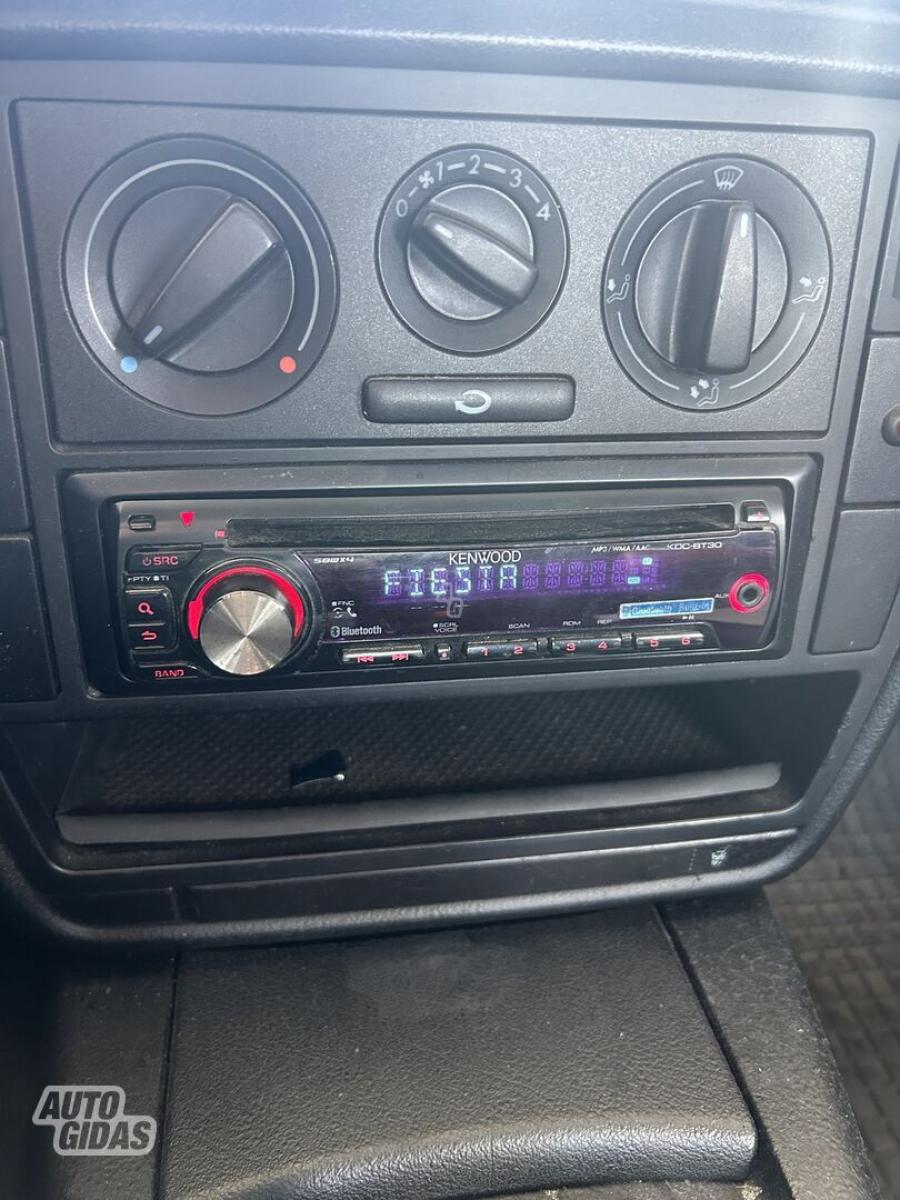 Pelēks Volkswagen Passat 1996 Viļņa, ar dzinēja tilpumu 1.60 L un nobraukumu 274 tūkst. km par 999 €, foto 22 vietnē AUTOMOTO.COM.LV