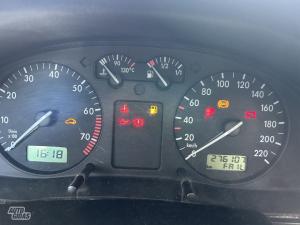 Pelēks Volkswagen Passat 1996 Viļņa, ar dzinēja tilpumu 1.60 L un nobraukumu 274 tūkst. km par 999 €, foto 23 vietnē AUTOMOTO.COM.LV