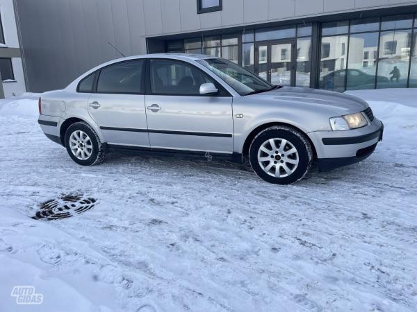 Grey Volkswagen Passat 1997 in Vilnius, with an engine capacity of 1.90 L and mileage of 297 thousand km for 1350 €, photo 8 on AUTOMOTO.COM.LV