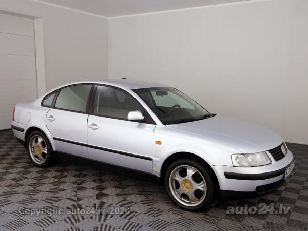 Grey Volkswagen Passat 1997 in Tallinn, with an engine capacity of 1.80 L and mileage of 293 thousand km for 699 €, photo 1 on AUTOMOTO.COM.LV