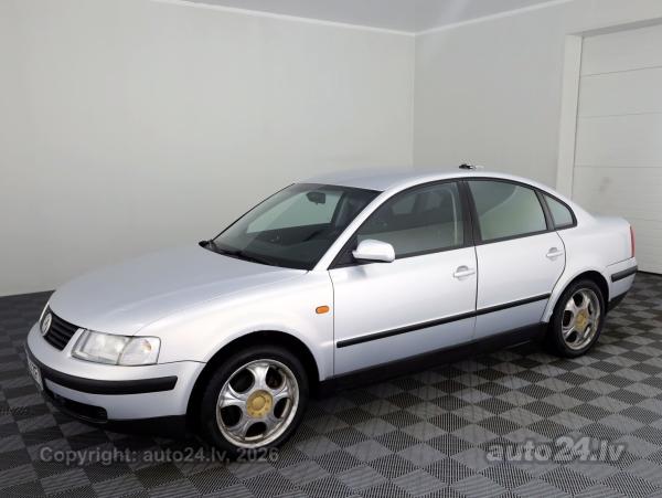 Grey Volkswagen Passat 1997 in Tallinn, with an engine capacity of 1.80 L and mileage of 293 thousand km for 699 €, photo 2 on AUTOMOTO.COM.LV