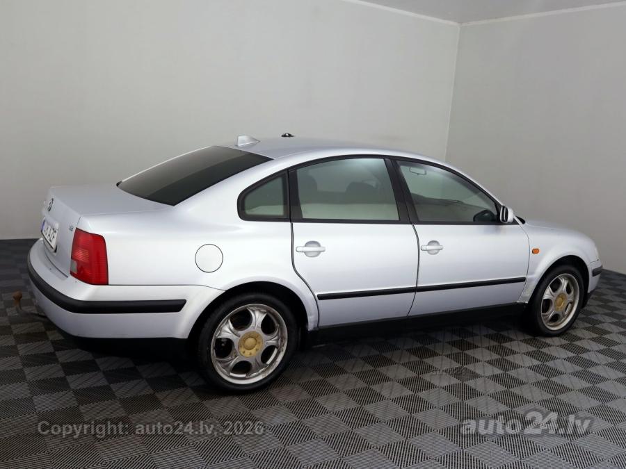 Pelēks Volkswagen Passat 1997 Tallina, ar dzinēja tilpumu 1.80 L un nobraukumu 293 tūkst. km par 699 €, foto 4 vietnē AUTOMOTO.COM.LV