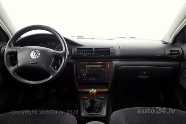 Grey Volkswagen Passat 1997 in Tallinn, with an engine capacity of 1.80 L and mileage of 293 thousand km for 699 €, photo 5 on AUTOMOTO.COM.LV
