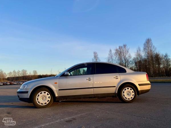 Grey Volkswagen Passat 1997 in Mazeikiai, with an engine capacity of 1.90 L and mileage of 450 thousand km for 800 €, photo 5 on AUTOMOTO.COM.LV