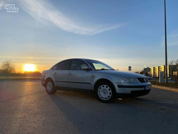 Grey Volkswagen Passat 1997 in Mazeikiai, with an engine capacity of 1.90 L and mileage of 450 thousand km for 800 €, photo 6 on AUTOMOTO.COM.LV