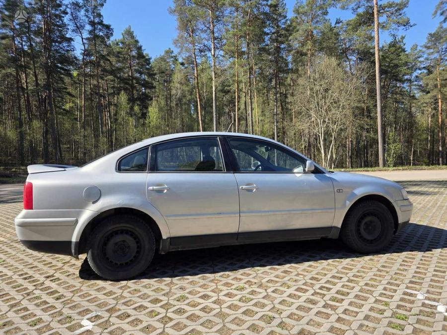 Grey Volkswagen Passat 1997 in Ignalina, with an engine capacity of 1.90 L and mileage of 526 thousand km for 850 €, photo 9 on AUTOMOTO.COM.LV