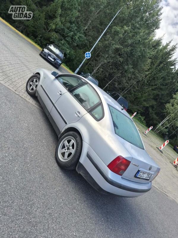 Pelēks Volkswagen Passat 1997 Šalčininkai, ar dzinēja tilpumu 1.90 L un nobraukumu 378 tūkst. km par 550 €, foto 1 vietnē AUTOMOTO.COM.LV