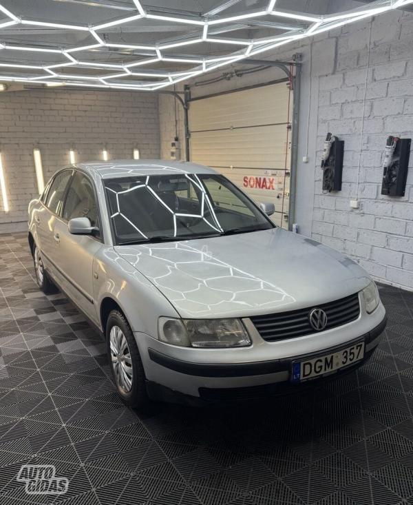 Pelēks Volkswagen Passat 1998 Viļņa, ar dzinēja tilpumu 1.90 L un nobraukumu 370 tūkst. km par 1450 €, foto 3 vietnē AUTOMOTO.COM.LV