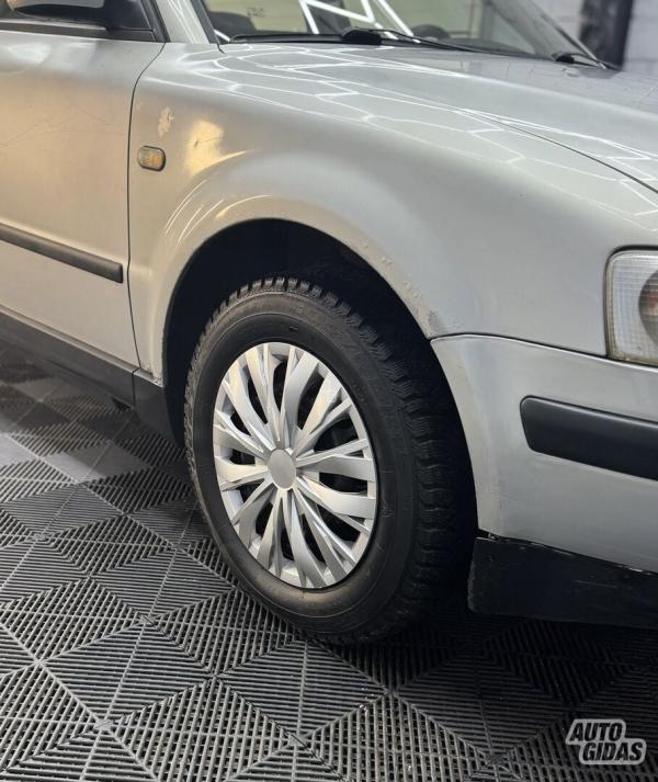 Pelēks Volkswagen Passat 1998 Viļņa, ar dzinēja tilpumu 1.90 L un nobraukumu 370 tūkst. km par 1450 €, foto 4 vietnē AUTOMOTO.COM.LV